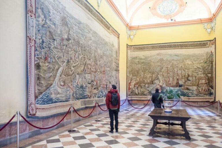 Seville: Cathedral, Giralda & Alcazar Entry With Guided Tour - The Practical Side: What You Need to Know