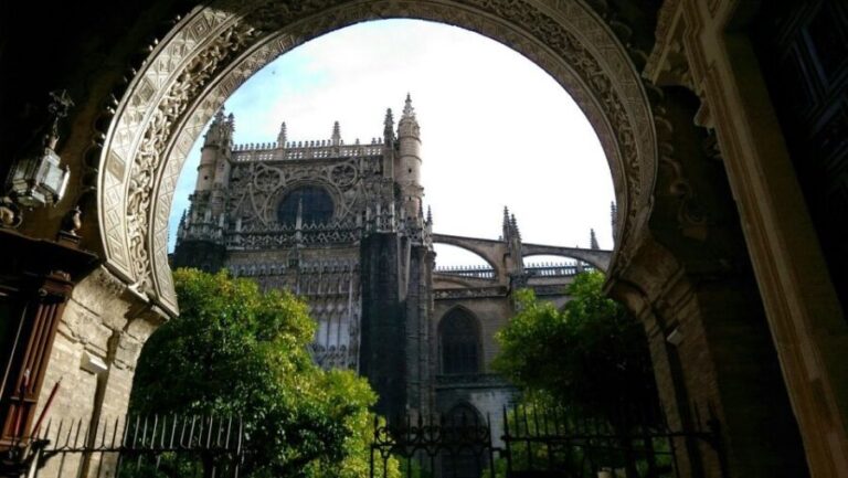 Seville: Cathedral & Giralda Fast-Track Guided Tour - What Makes This Tour Stand Out