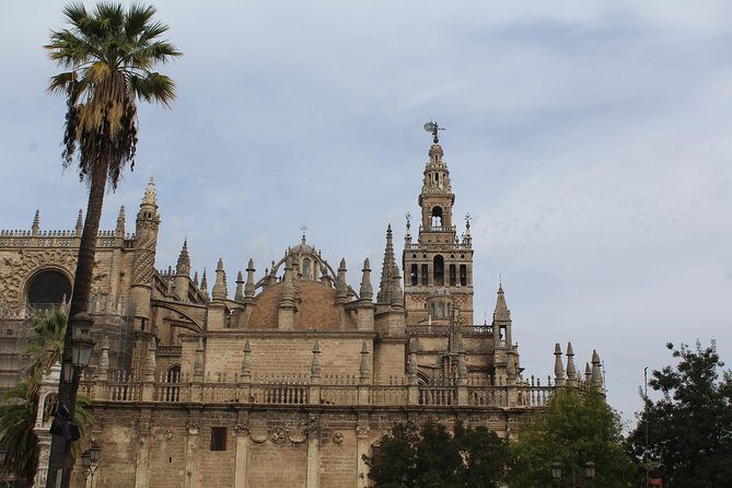 Seville Cathedral & Giralda tour with Priority Tickets - Practical Tips for Participants