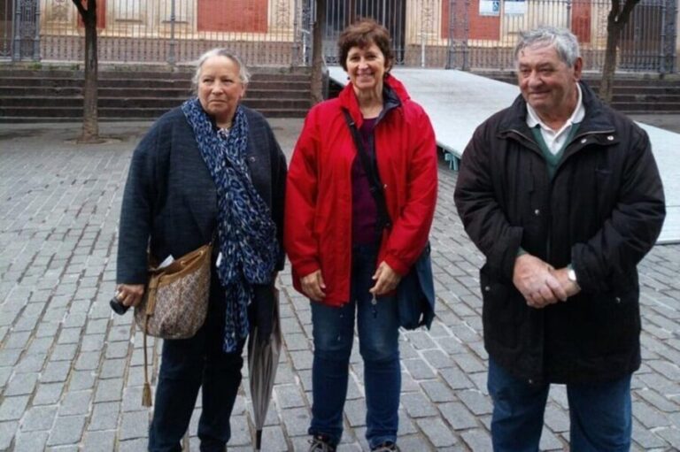 Seville : Jewish Quarter & Santa Cruz Walking Tour - Exploring the Streets of Calle Susona & Plaza Alfaro