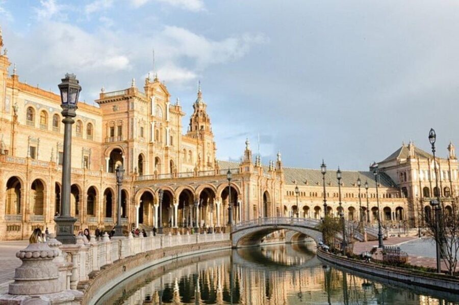 Seville: Private or Shared Group Highlights Walking Tour - Highlights of the Middle Walk