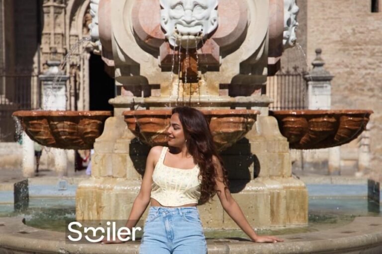 Seville: Professional photoshoot outside Cathedral & Giralda - The Real Value of This Experience
