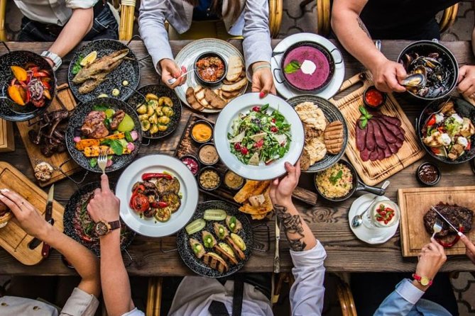 Sharing plate food tour in Berlin - Key Points
