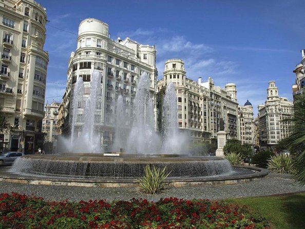 Shore Excursion: City Tour with Tapas in 11th Century Monument - Key Points
