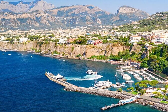 Shuttle service from Sorrento to Napoli Airport/Train Station - Key Points