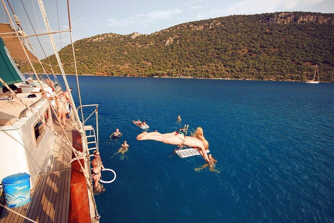 Side Dolphin Island Boat Trip With Lunch And Hotel Transfer - An In-Depth Look at the Experience