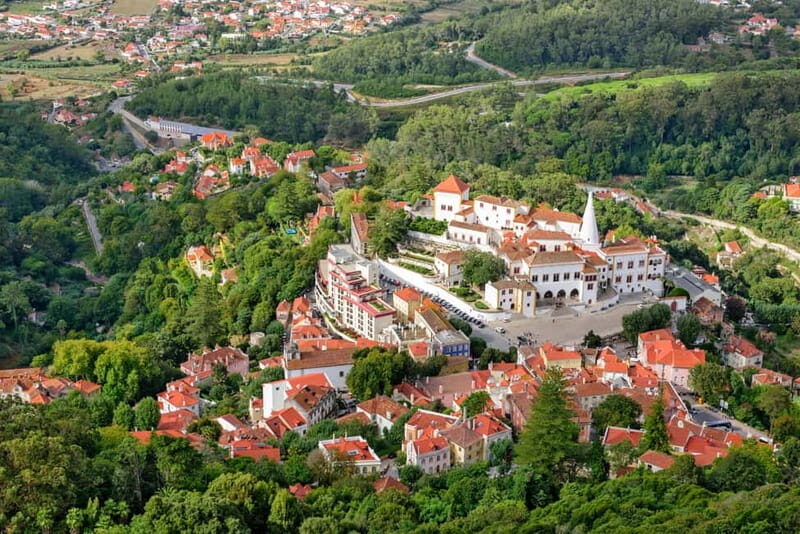 Sintra Hike: Past palaces and hidden paths. - What to Expect on the Trail