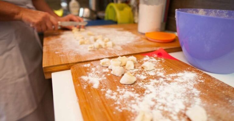 Siracusa: Pasta & Tiramisu Cooking Class at a Local's Home - Who Should Consider This Tour?