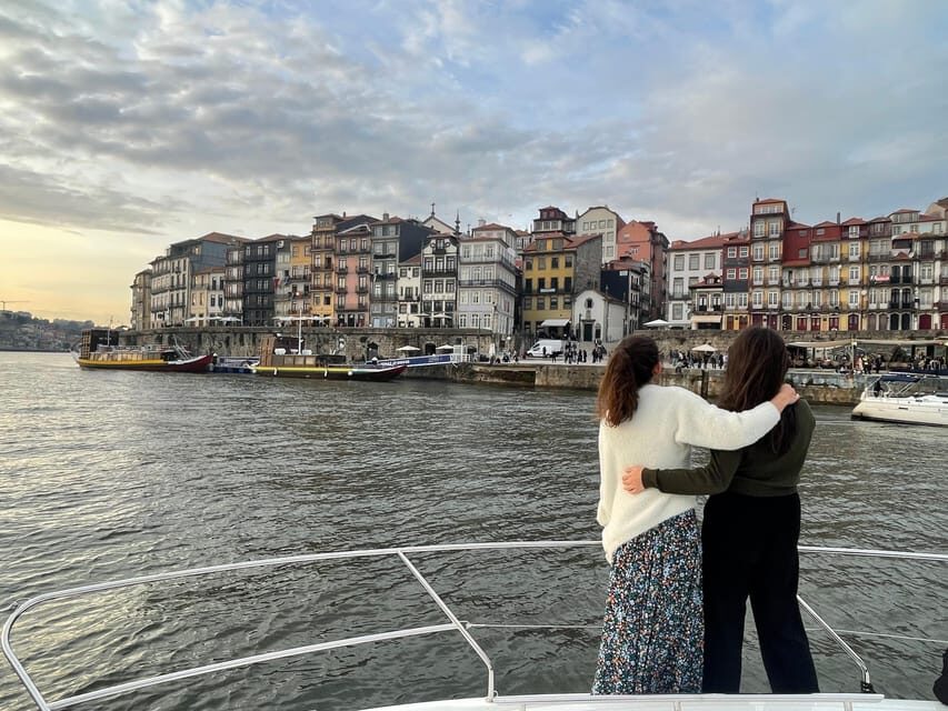 Six bridges yacht cruise on the Douro River in Porto - What’s Included and What’s Not