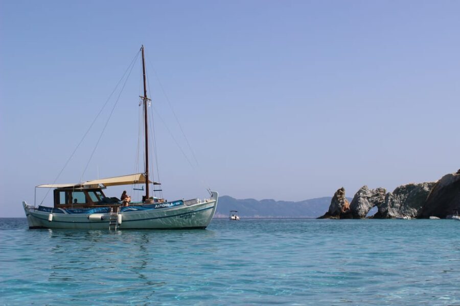 Skiathos: Boat Cruise with Dinner & Sunset Viewing - A Closer Look at the Experience
