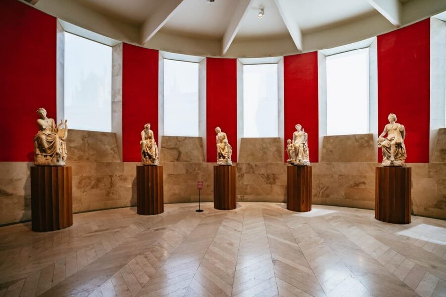 "Skip the line" Royal Palace + Prado Museum - Exploring the Royal Palace of Madrid