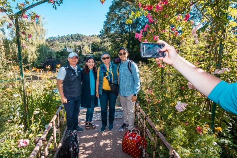 Small-Group Giverny and Van Gogh's Room in Auvers from Paris - An In-Depth Look at the Experience