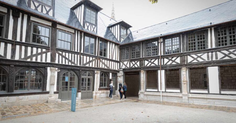 Small Group Guided Tour of the Secret History of Rouen - Who Should Consider This Tour?