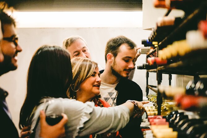 Small-group Jewish Quarter walking tour with tasty tapas & drinks - An In-Depth Look at This Seville Experience