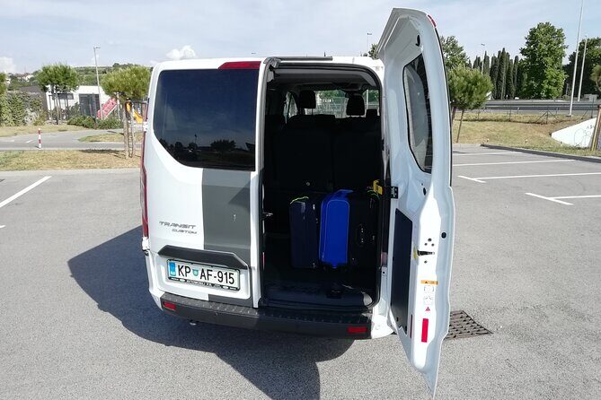 Small-Group Transfer from Ljubljana Airport to Koper - An In-Depth Look at the Transfer Experience
