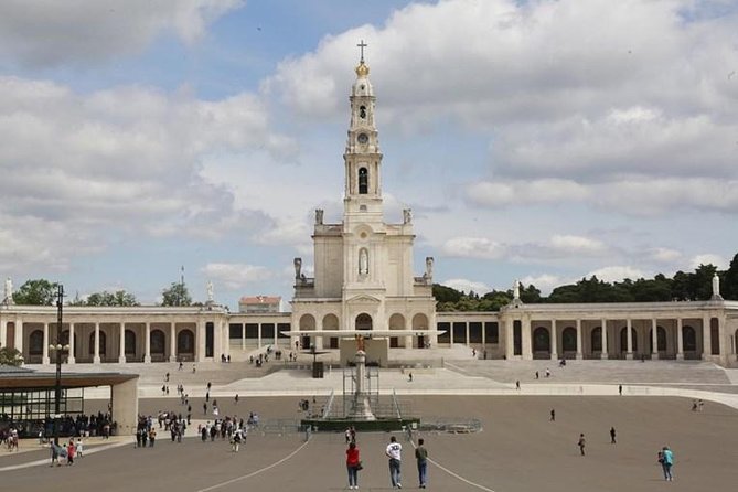 SMALL GROUP(2-6pax) Lisbon to Obidos+Fatima+Nazare) PRIVATE TOUR - Key Points