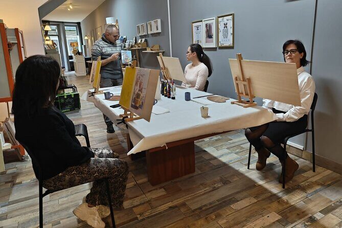 Small Painting Group with a Local Artist in Porto - Whats Included and How It Works