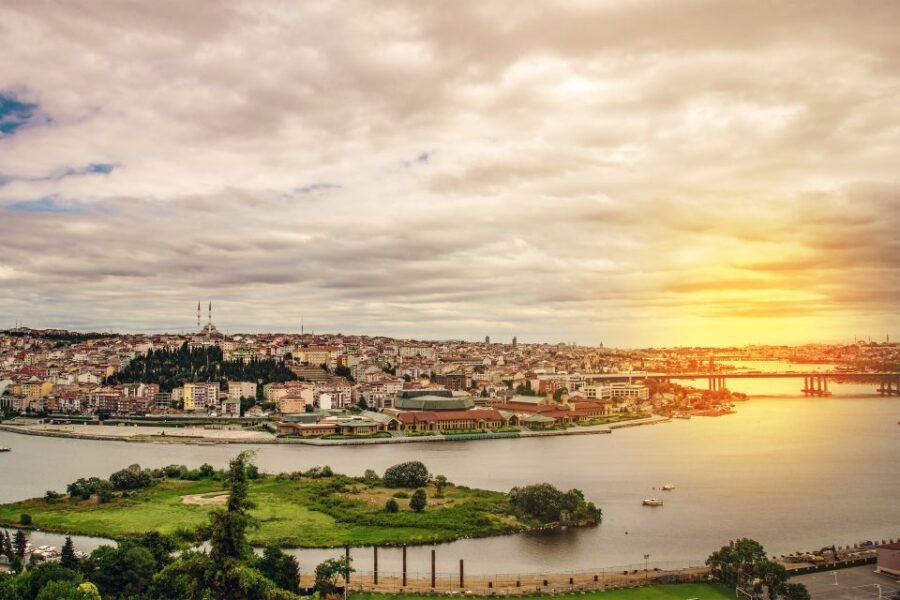 Soap Opera tour: Golden Horn via Public Ferry  Half Day - Key Points