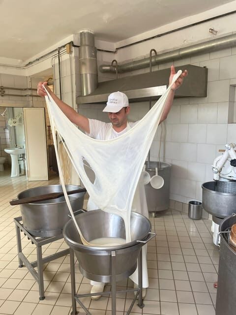 Sorrento: mozzarella cheese workshop in Vico Equense - The village of Tortorella and its contribution