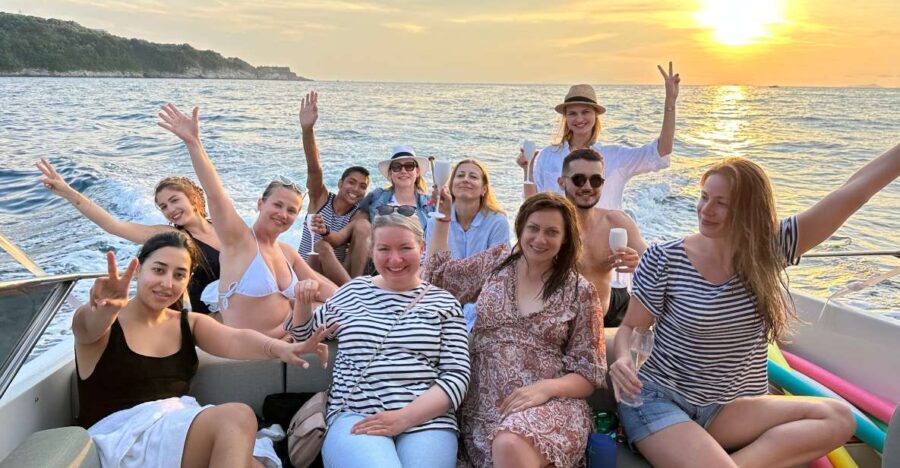 Sorrento: Scenic Boat Tour with Aperitif - What Makes It Special