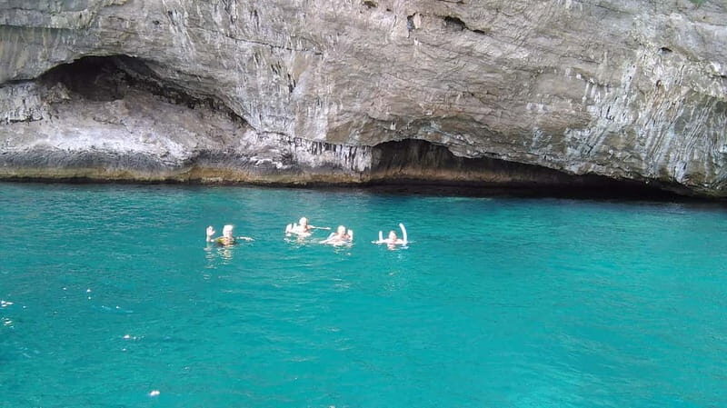 Sorrento: Yacht Day Trip to Capri with Drink and Snack - Who Is This Tour Best For?