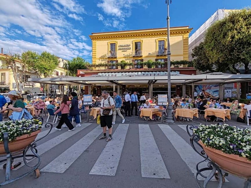 Sorrento:Art Tour & free Tastings & local Pizza Restaurant - Who Will Love This Tour?