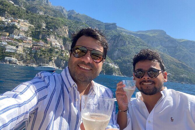 Sorrentomaxiboat tours to Capri - The Skippers and Guides