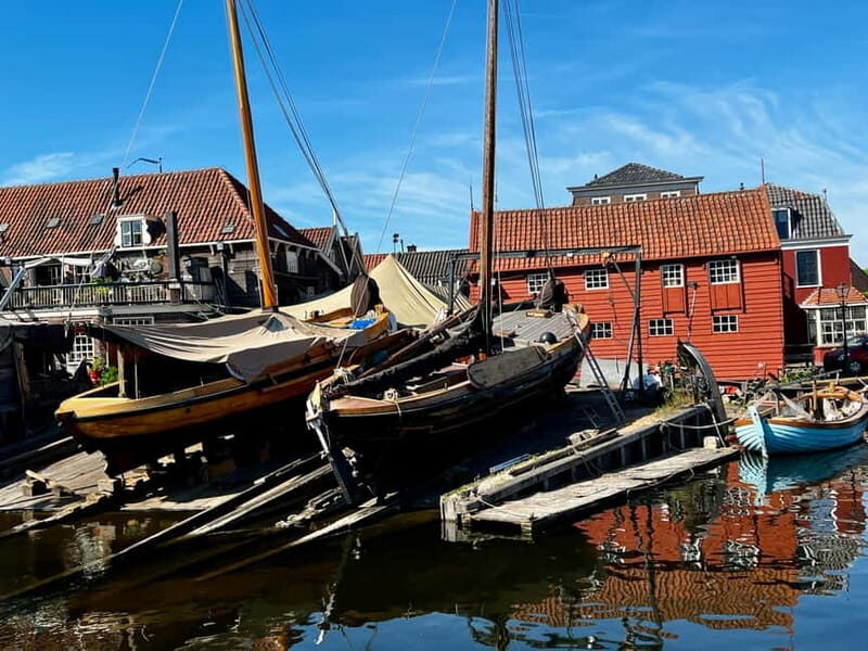 Spakenburg: Guided Walking Tour of the Historic Center - Exploring the Museum Harbor