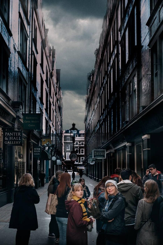 Spanish Language : Original Harry Potter Walking Tour - Detailed Breakdown of the Itinerary