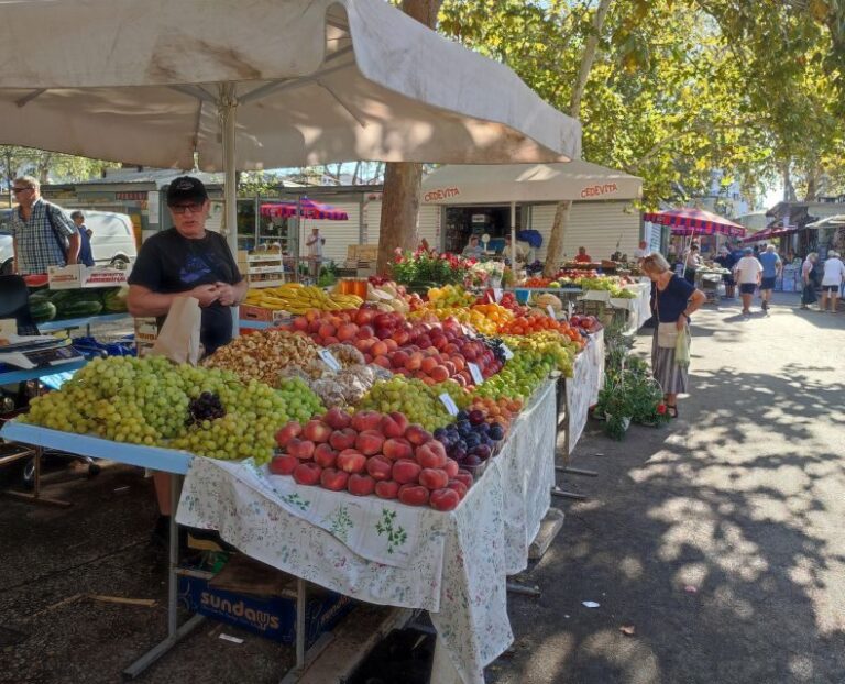 Split: Historical & Gastro Treasures Tour with Green Market - Breaking Down the Itinerary in Detail