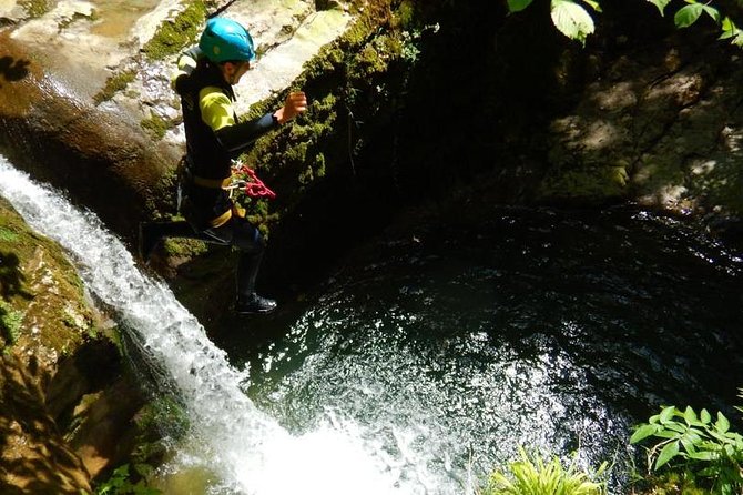 Sports canyoning in the Vercors near Grenoble - An Exciting Look at the Vercors Canyoning Experience