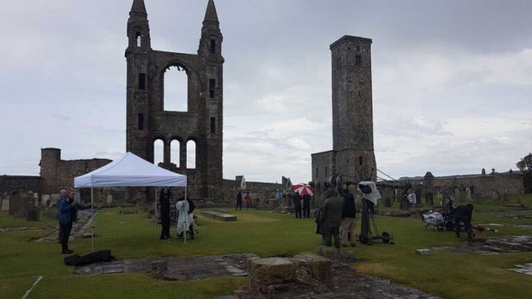 St Andrews: Guided Walking Tour, 12pm, 2pm daily - The Itinerary Breakdown