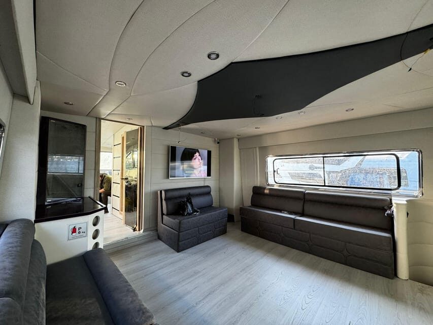 stanbul: Private Luxury Yacht on Bosphorus 24 MT (79 feet) - The Experience: A Detailed Breakdown