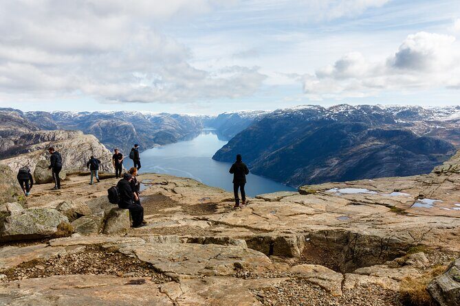 Stavanger Pulpit Rock Guided Private Hike with Hotel Pickup - Reaching Pulpit Rock: The Moment of Truth