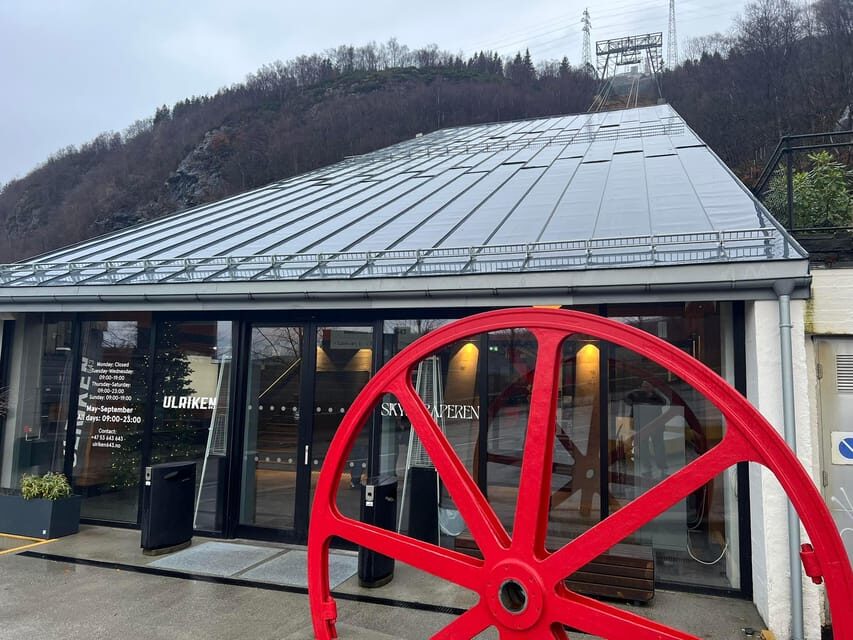 Stavanger: Ulriken Mountain and Bergen Aquarium Guided Tour - The Itinerary in Detail