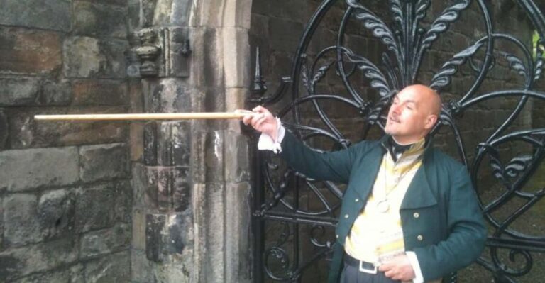 Stirling Castle and the Old Town: Private Walking Tour - The Experience and Practicalities