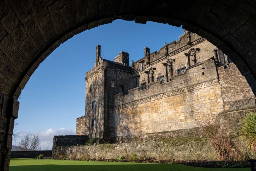 Stirling Castle: Skip-the-Line Guided Tour in Spanish - What Makes This Tour Stand Out?