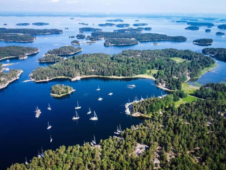 Stockholm: 2 Hour Guided Archipelago Islands Tour - Navigating the Experience: What to Expect