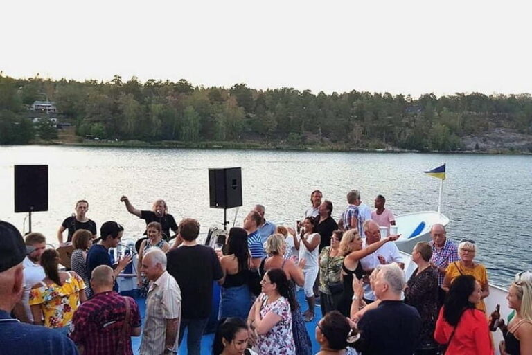 Stockholm: All-You-Can-Eat Shrimp/Tacos Cruise & Live Music - What’s Included and What’s Not