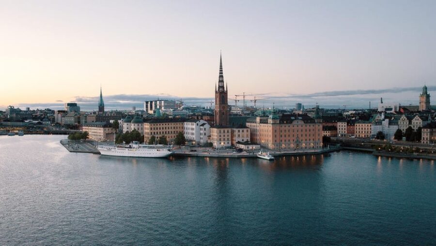 Stockholm Icons: Old Town & Riddarholmen Private Guided Tour - The Itinerary Breakdown
