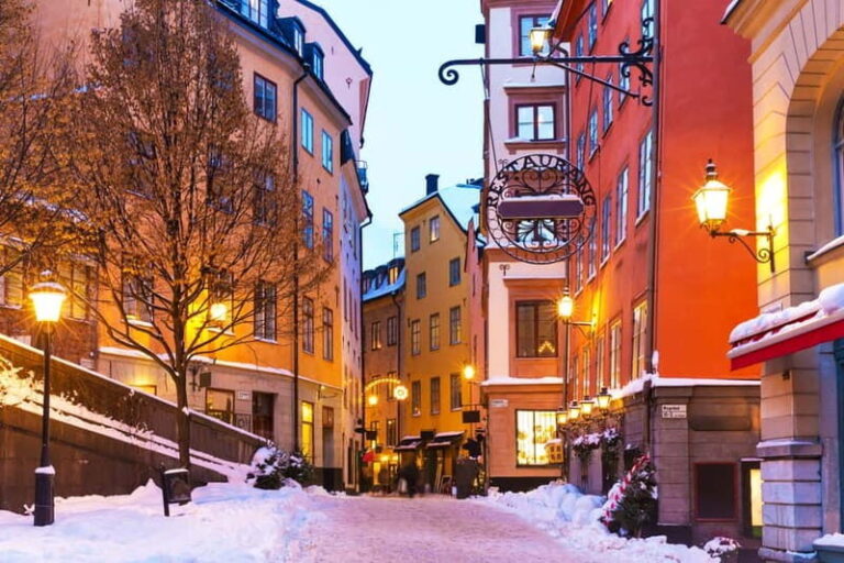 Stockholm: Old Town Historical Walking Tour - Exploring Stockholm’s Old Town: What To Expect