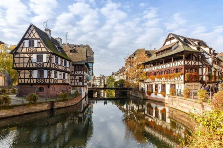 Strasbourg: Guided Walking Tour with Food Tastings - Food Tastings: A Flavourful Journey