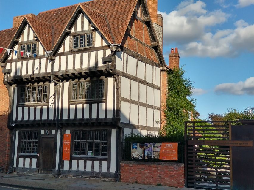 Stratford-Upon-Avon: The Famous Walk Talk Show - Deep Dive into the Itinerary