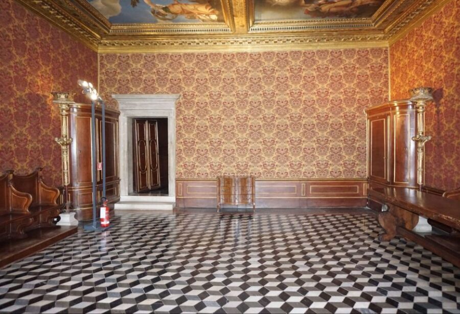 Stroll The Halls of Doge's Palace on a Guided Tour in Venice - The Itinerary: What to Expect