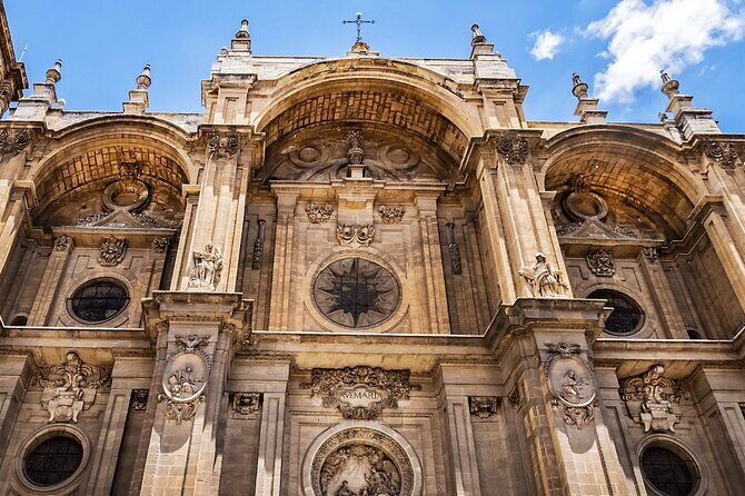 Stroll through Granada: historic center and Albayzín - Practical Details and Traveler Tips