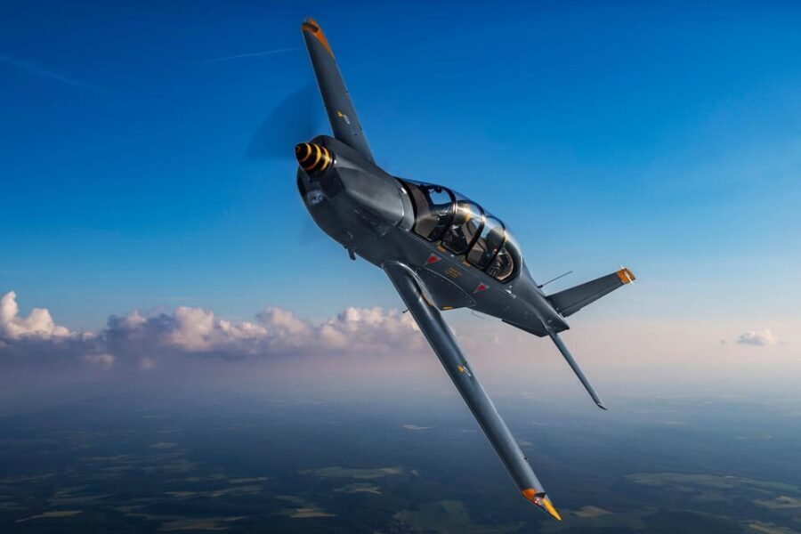 Stunt Military Jet Flight Experience near Paris - Who Should Consider This?