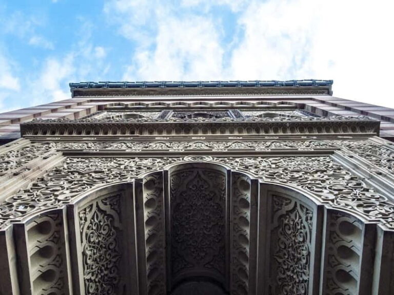 Stuttgart: Instagrammable Guided Tour with a Local - Detailed Breakdown of the Tour