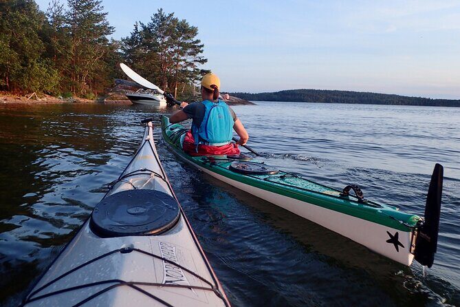 Sunset kayak tour with fika on Stockholms lakeside - The highlight: the sunset and fika