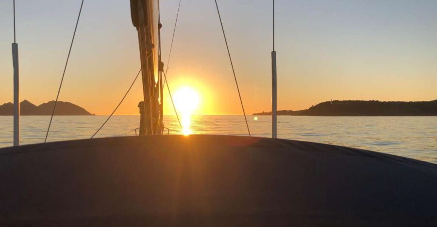 Sunset on a luxury sailing yacht - Lagos - Algarve - Value and Practical Tips