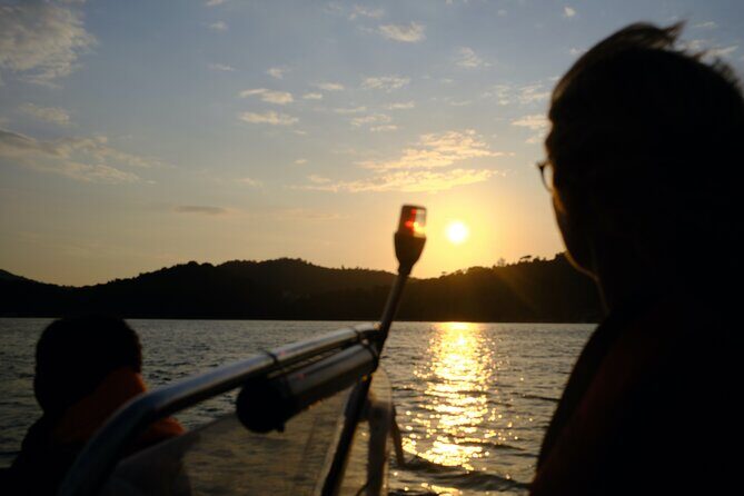Sunset on a sailboat in Arrábida, Setúbal - FAQs